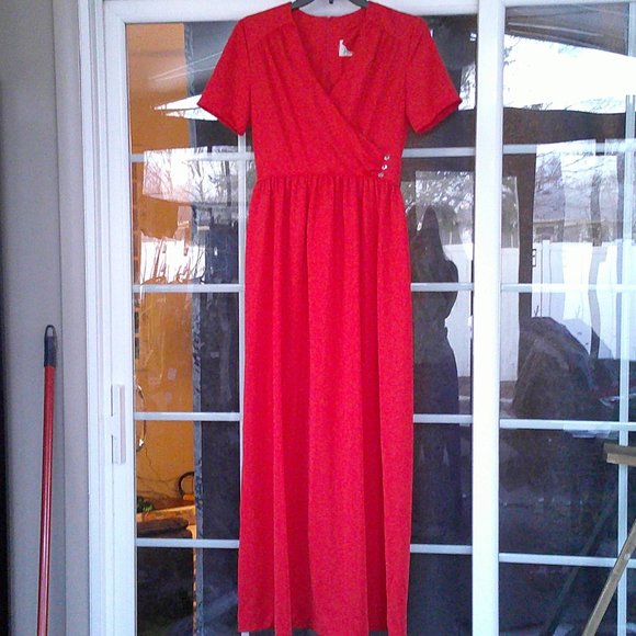 Leslie Fay | Dresses | Roaring Red 7s Maxi Dress | Poshmark